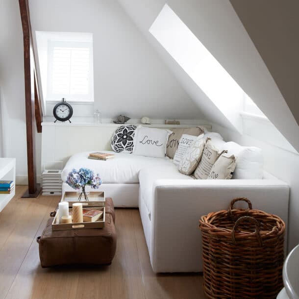 How To Arrange Furniture In A Small Living Room - Setting For Four ...