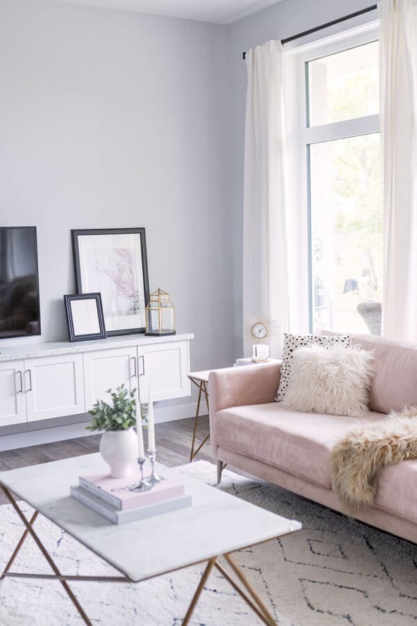 How To Arrange Furniture In A Small Living Room - Setting For Four ...