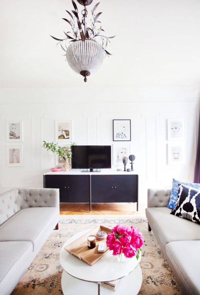 How To Arrange Furniture In A Small Living Room - Setting For Four ...